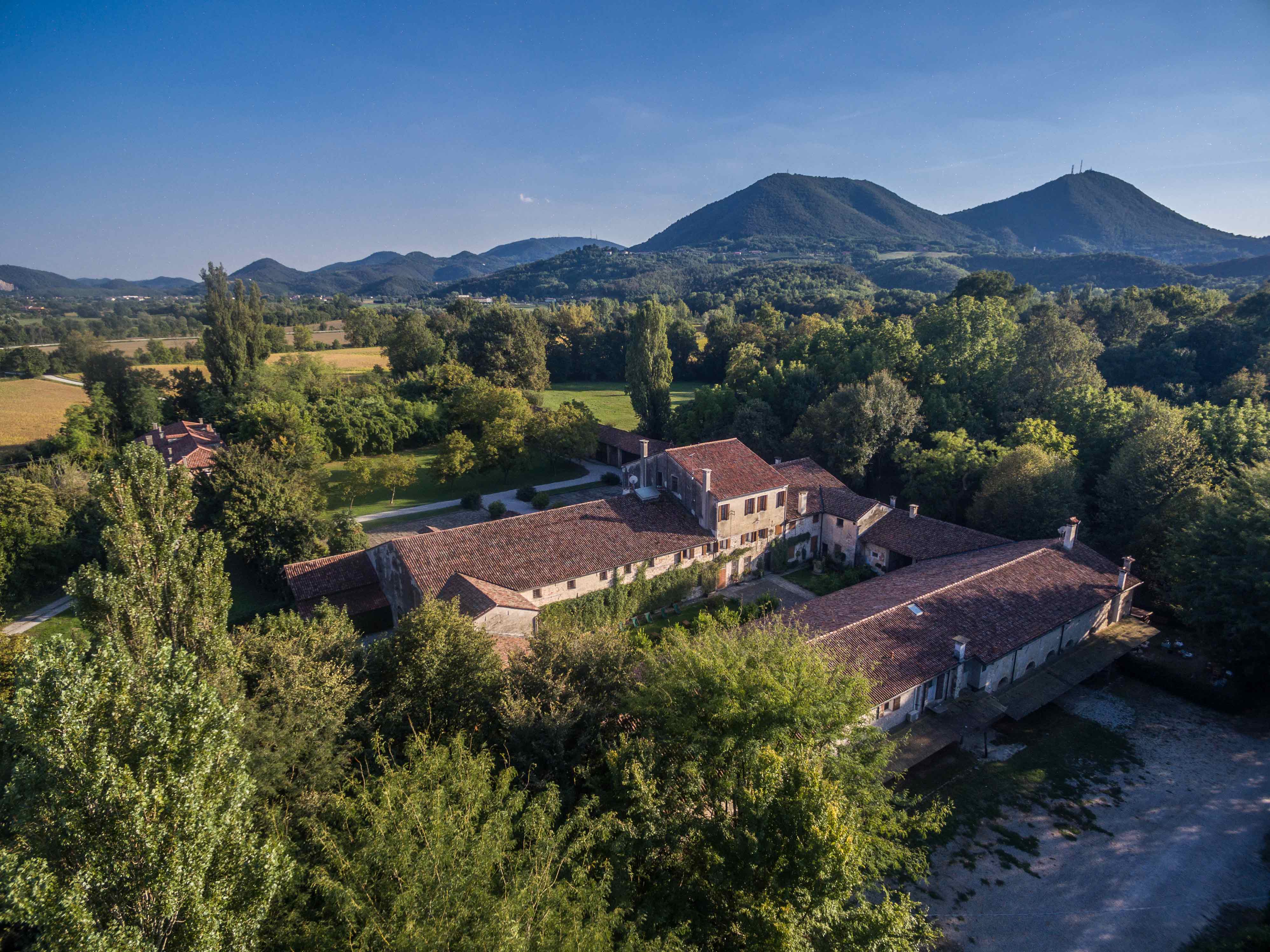 Parco Frassanelle, romantico parco con grotte sui Colli Euganei